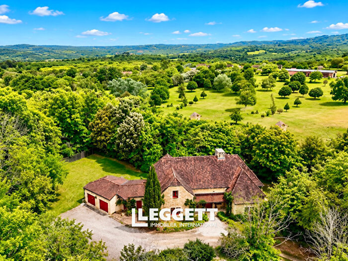 Maison 8 pièces à vendre à Saint-Crépin-et-Carlucet