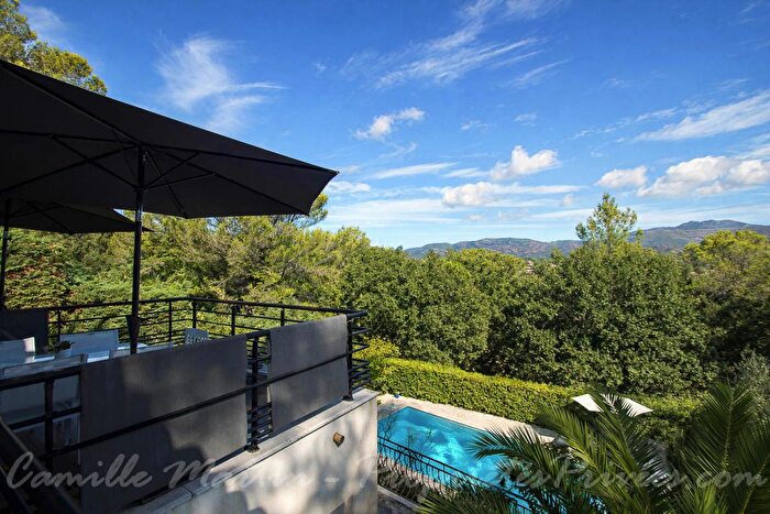 Maison à vendre - Saint-Raphaël, Valescure, Vaulongue - 8 pièces - 6 chambres