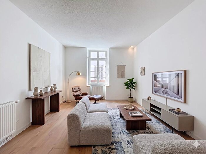 Appartement 4 pièces à Chambéry, Centre-ville, à louer