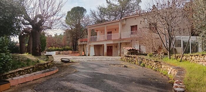 Maison à vendre - Le Puy-Sainte-Réparade - 9 pièces - 6 chambres