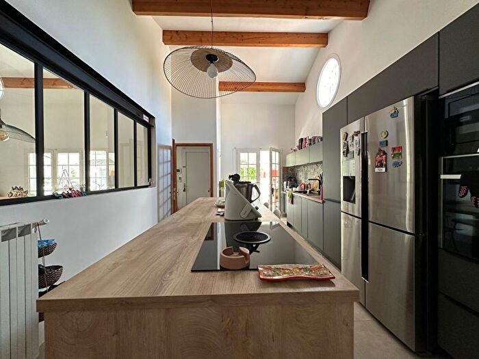 Maisons à vendre et appartements à louer - 1