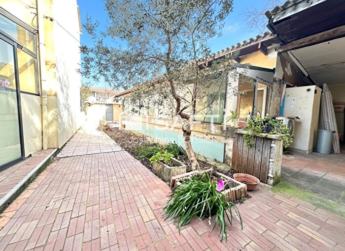 Maison à vendre - Avignon, Baigne-Pieds, Courtine - 11 pièces - 8 chambres