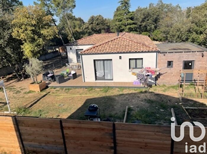 Maison à vendre - Saint-Quentin-la-Poterie - 4 pièces - 3 chambres