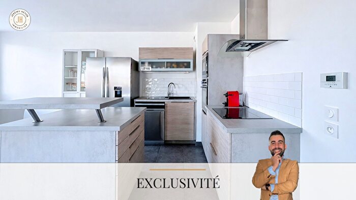 Appartement à vendre - Saint-Priest - 4 pièces - 3 chambres