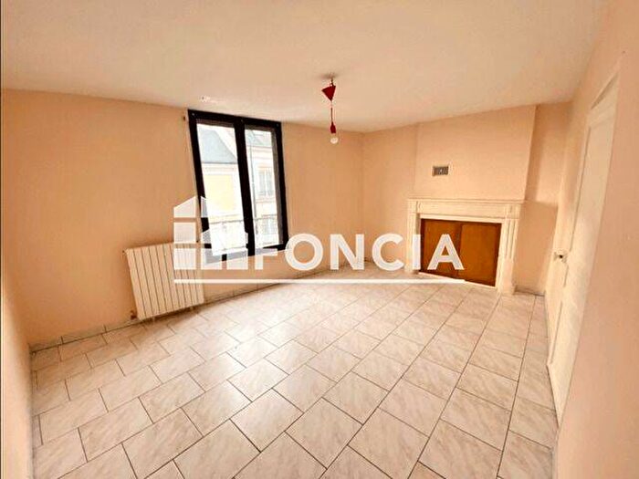 Nord Est-Sud Ouest, Montval-sur-Loir : Maison 4 pièces à louer