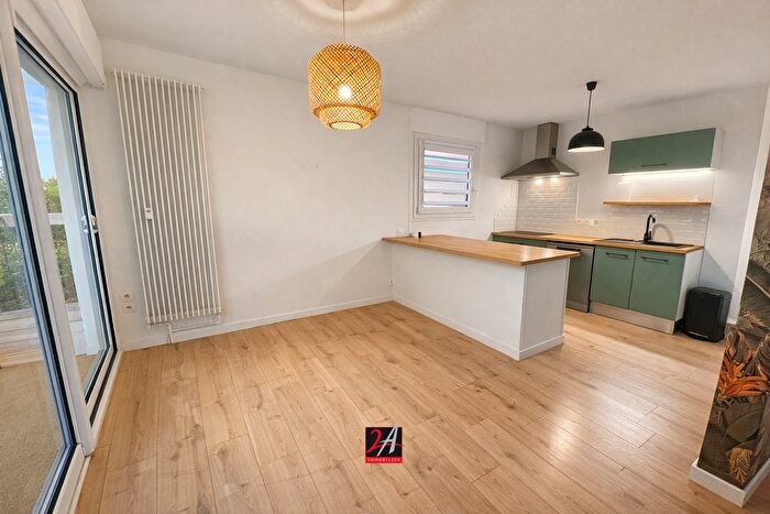 Appartement à vendre - Rumilly, Les Collines, Nord - 4 pièces - 3 chambres