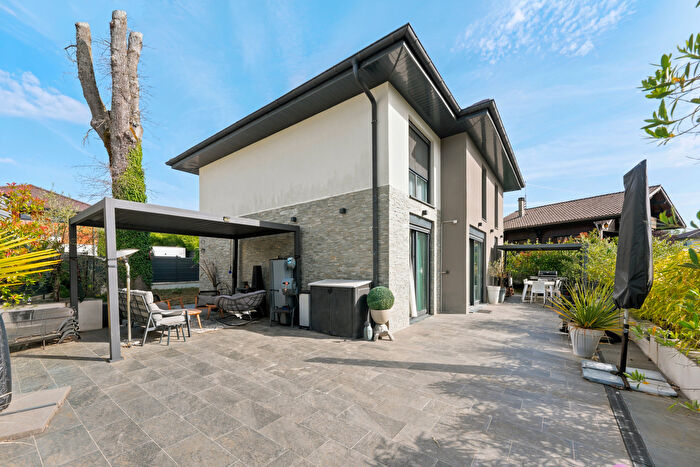 Maison 5 pièces à vendre à Prévessin-Moëns