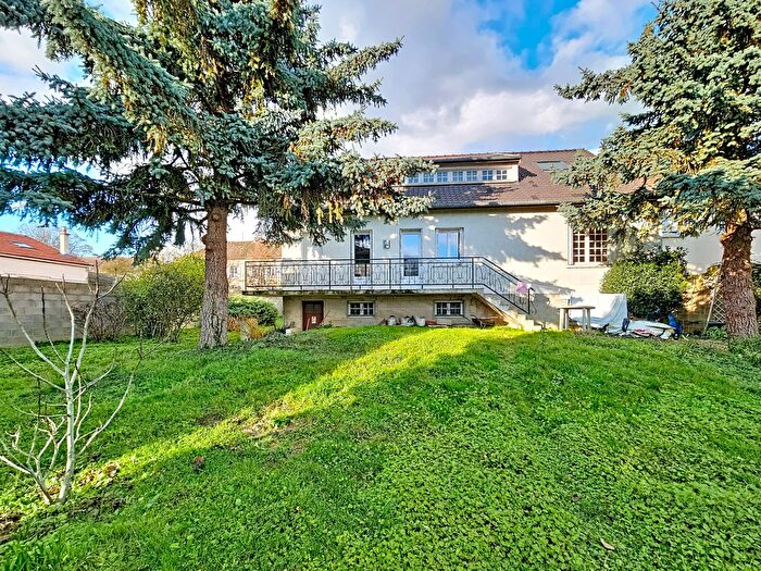 Maison à vendre - Nangis - 6 pièces - 4 chambres