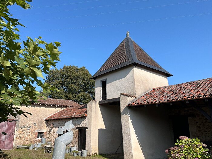 Luchapt - Maison 7 pièces à vendre