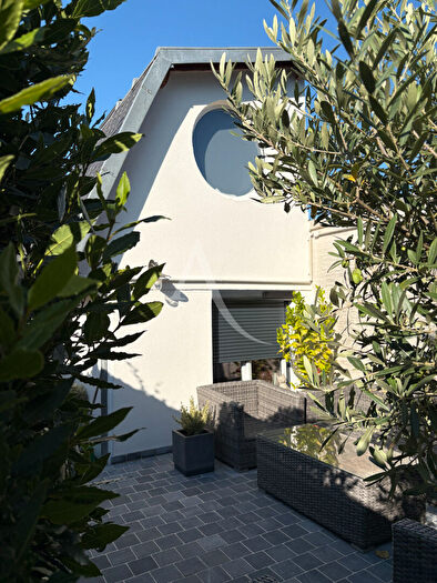 Maison à vendre - Suresnes, Centre-ville - 4 pièces - 2 chambres