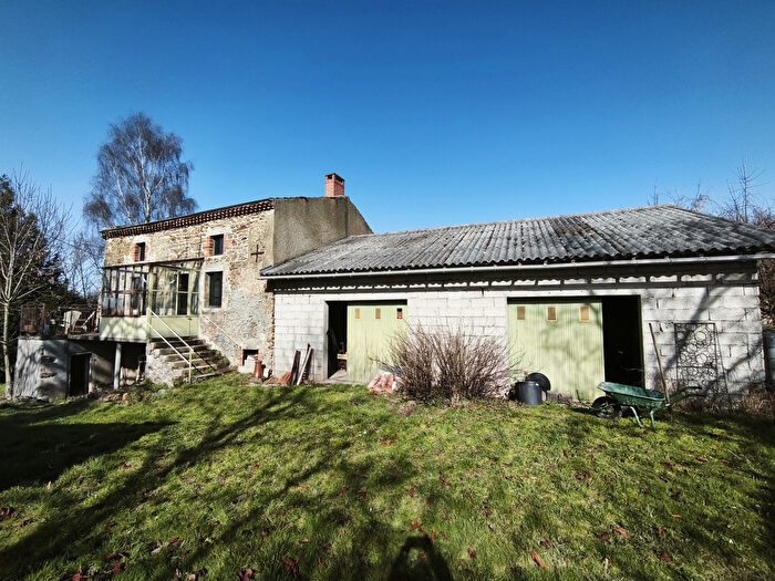 Maison à vendre - Condat-lès-Montboissier - 5 pièces - 3 chambres
