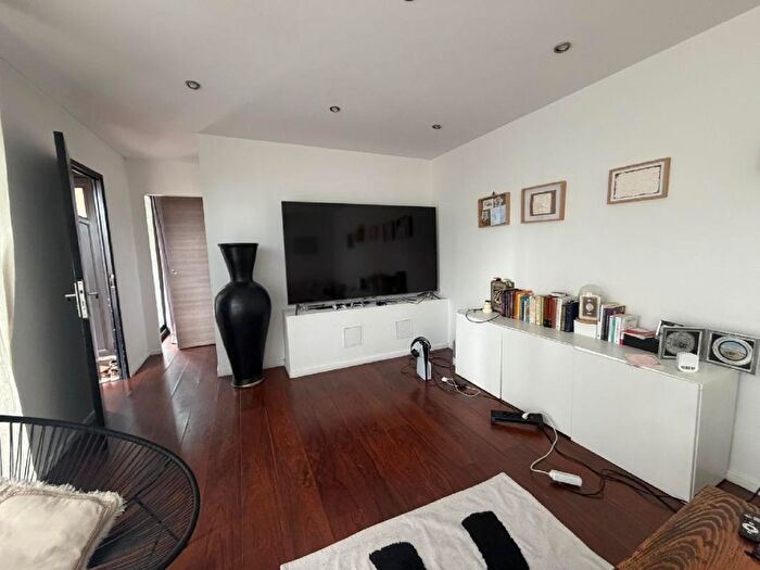 Maison 12 pièces à vendre à Bobigny