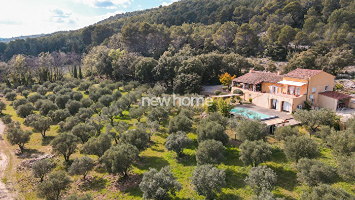 Maison à vendre - Villecroze - 5 pièces - 4 chambres