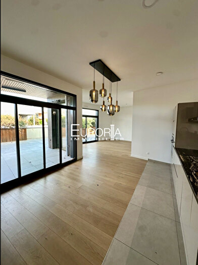 Tassin-la-Demi-Lune, Charles de Gaulle : Appartement 5 pièces à vendre