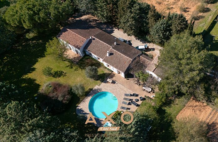 Maison à vendre - Jouques - 9 pièces - 7 chambres