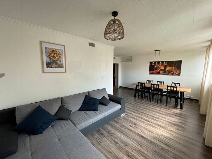 Appartement à louer - André Malraux, Nîmes - 3 pièces - 2 chambres