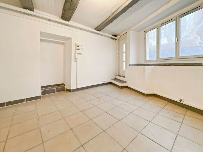 Appartement à louer - Centre Ville, Aubagne - 2 pièces - 1 chambre