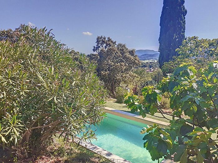 Maison à vendre - La Roquebrussanne - 5 pièces - 3 chambres