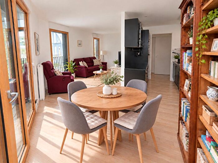 Appartement 4 pièces à vendre - Courbevoie