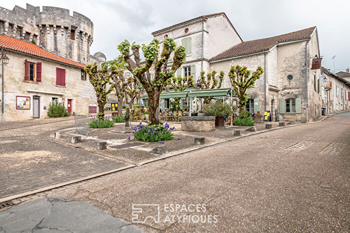 Maison à vendre - Bourdeilles - 12 pièces - 8 chambres
