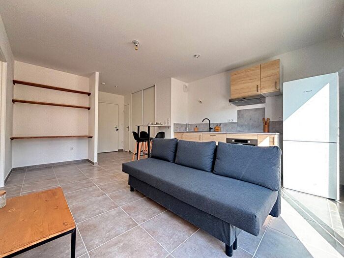 Appartement à louer - Pont-de-Chéruy - 2 pièces - 1 chambre