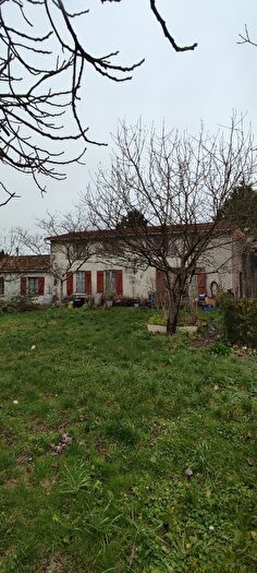 Maison à vendre - Saint-Bonnet-sur-Gironde - 8 pièces - 7 chambres