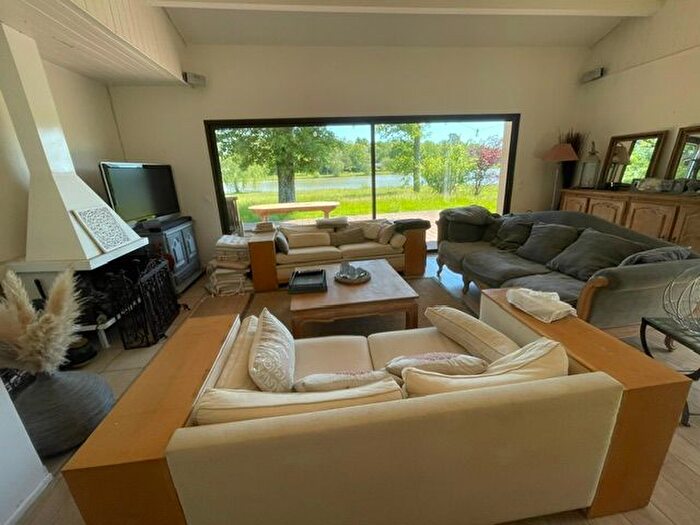 Maison 8 pièces à vendre à Savigny-sur-Clairis