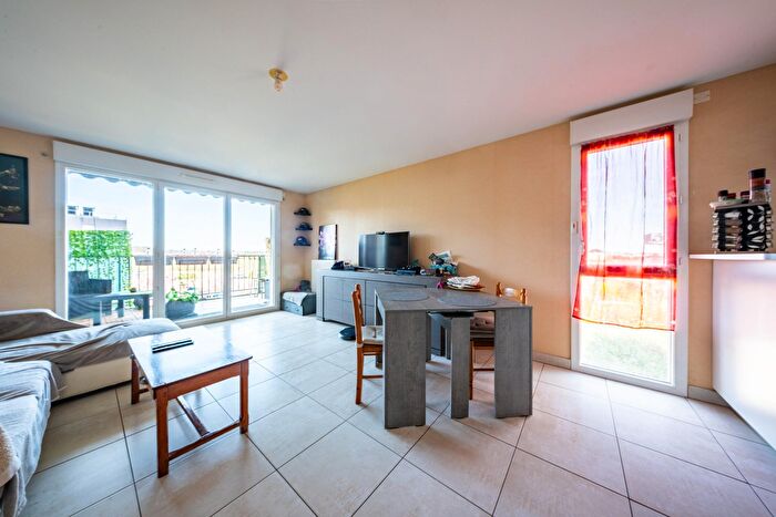 Appartement à vendre - Chevigny-Saint-Sauveur - 3 pièces - 2 chambres