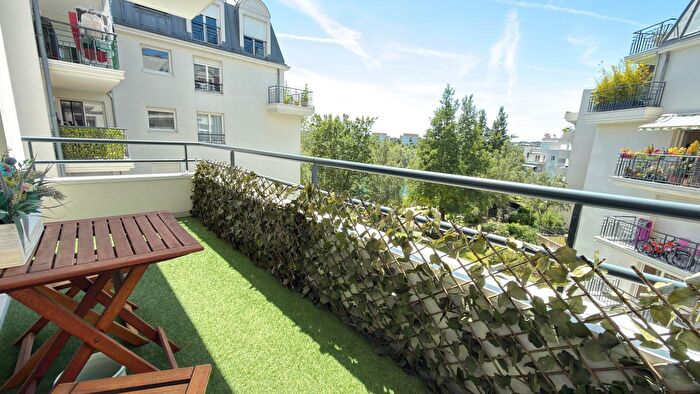 Neuilly-Plaisance, Eglise, Gare : Appartement 2 pièces à vendre