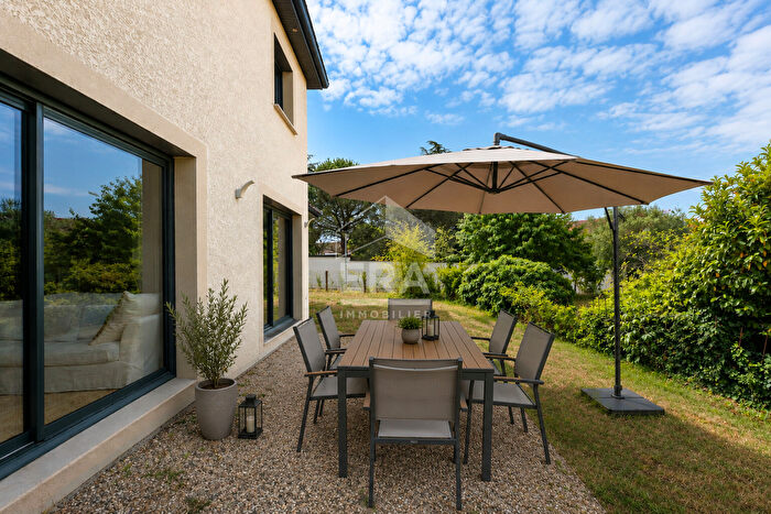Maison 5 pièces à Charly, à vendre