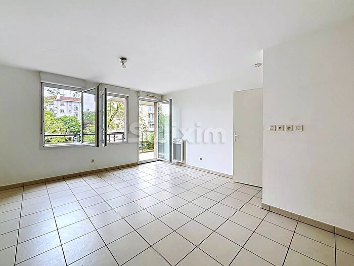 Appartement à vendre - Vénissieux, Joliot Curie - 2 pièces - 1 chambre