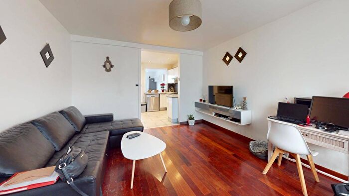 Maison à louer - Faubourg de Béthune-Concorde, Lille - 4 pièces - 2 chambres