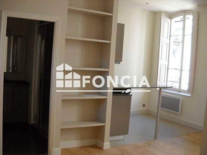 Appartement à louer - La Balance-Palais des Papes, Avignon - 1 pièce