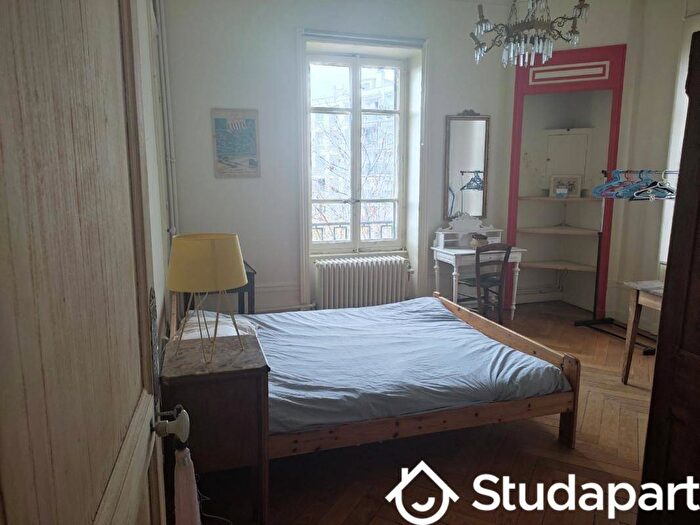Appartement à louer - Centre, Sainte-Foy-lès-Lyon - 1 pièce - 1 chambre