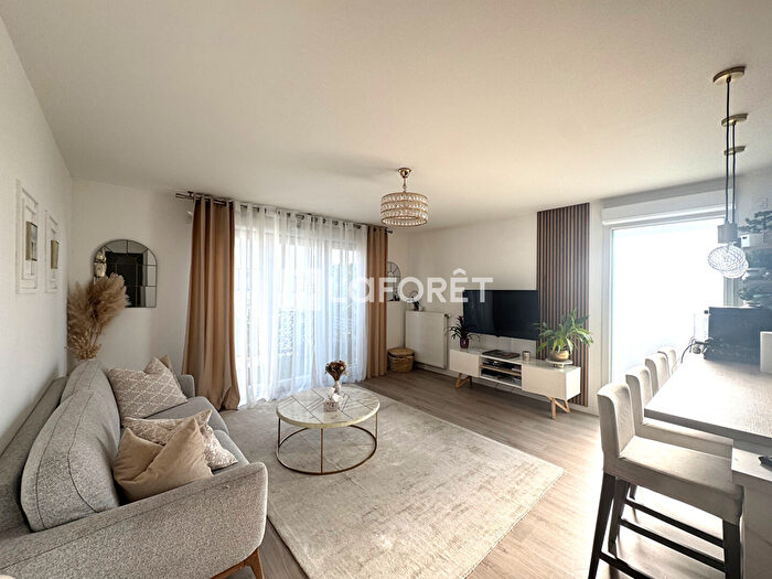 Noisy-le-Grand, Centre-ville : Appartement 4 pièces à vendre