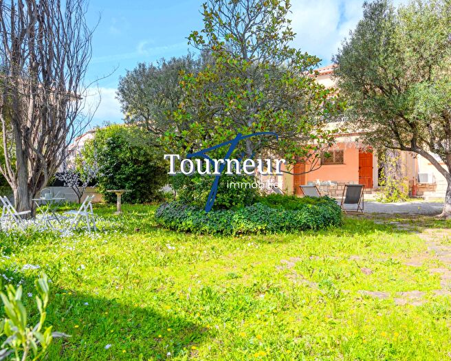 Maison à vendre - Sanary-sur-Mer, Centre-ville, Port - 6 pièces - 3 chambres