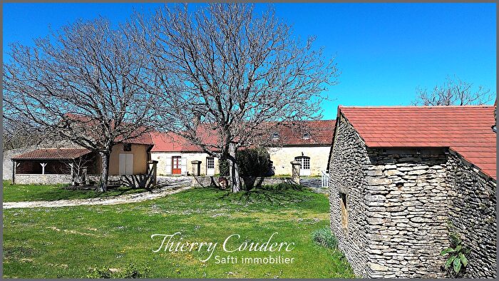 Maison à vendre - Saint-Crépin-et-Carlucet - 7 pièces - 5 chambres