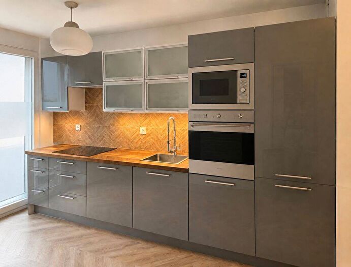 Agent Sarre-Centre-Les Vallées-La Garenne, Colombes : Appartement 2 pièces à louer