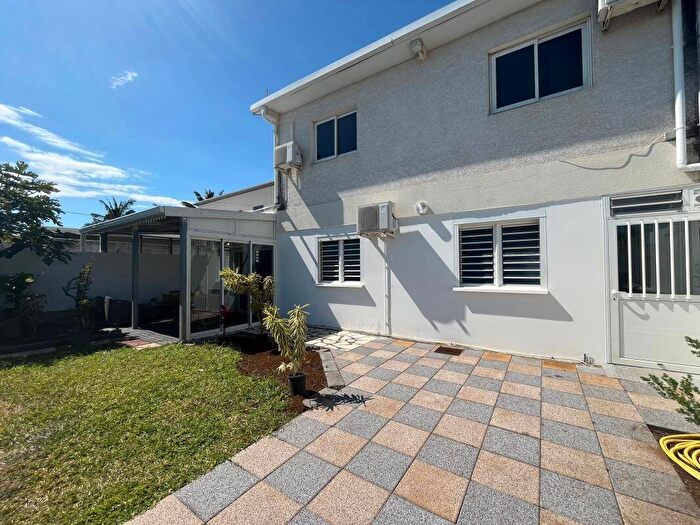 Maison à louer - Petite-Île - 4 pièces - 3 chambres