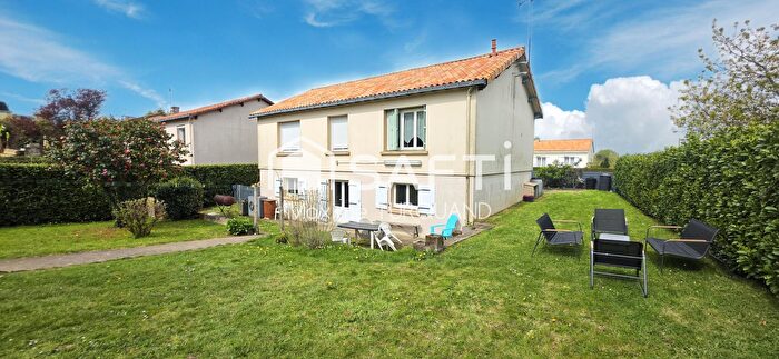 Maison à vendre - Saint-Pierre-du-Chemin - 6 pièces - 5 chambres