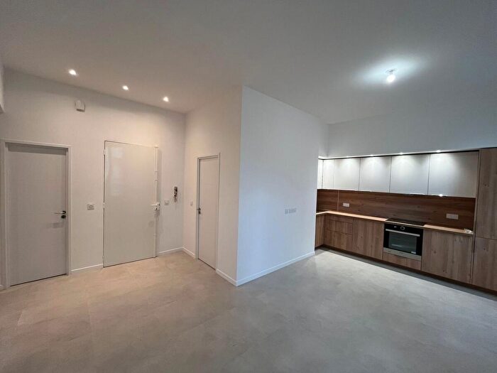 Appartement à louer - Nice, Riquier - 2 pièces - 1 chambre