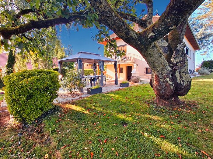 Maison à vendre - Saint-Amour - 10 pièces - 5 chambres