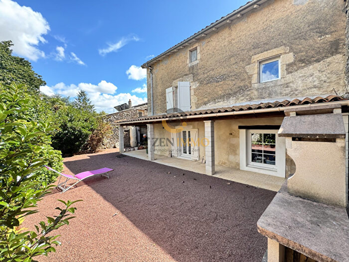 Maison à vendre - Cherveux - 6 pièces - 3 chambres
