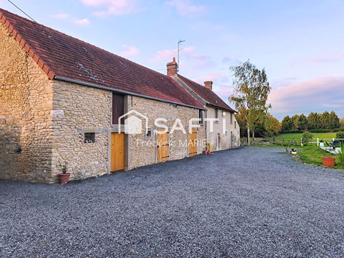 Maison à vendre - Saint-Germain-de-Clairefeuille - 6 pièces - 4 chambres