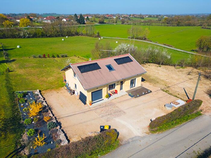 Maison à vendre - Jayat - 7 pièces - 5 chambres