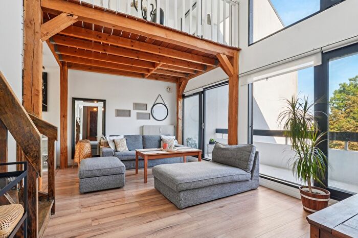 Appartement à vendre - Le Coudray-Montceaux - 5 pièces - 3 chambres