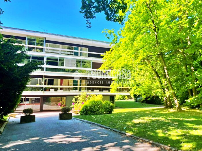 Appartement à vendre - Rocquencourt - 6 pièces - 4 chambres