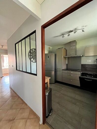 Appartement à louer - La Farlède - 4 pièces - 3 chambres