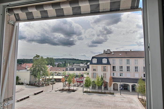 Appartement 4 pièces à vendre à Garches, Centre-ville, Mairie