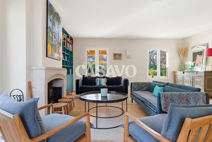 Maison à vendre - Aix-en-Provence, Puyricard, Célony - 7 pièces - 5 chambres